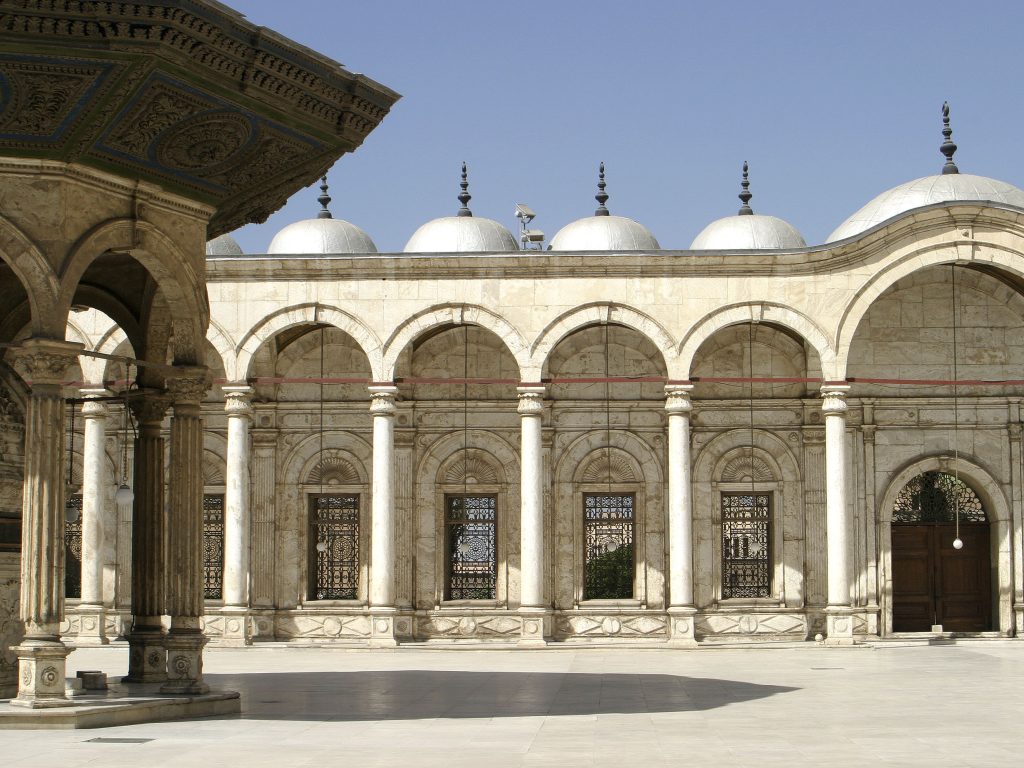 Ausflug Kairo: Gizeh, Zitadelle, Ägyptisches Museum, Bazar - Helios Reisen